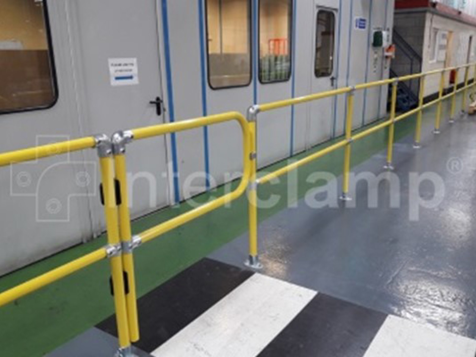 Self Closing Safety Gate | Interclamp